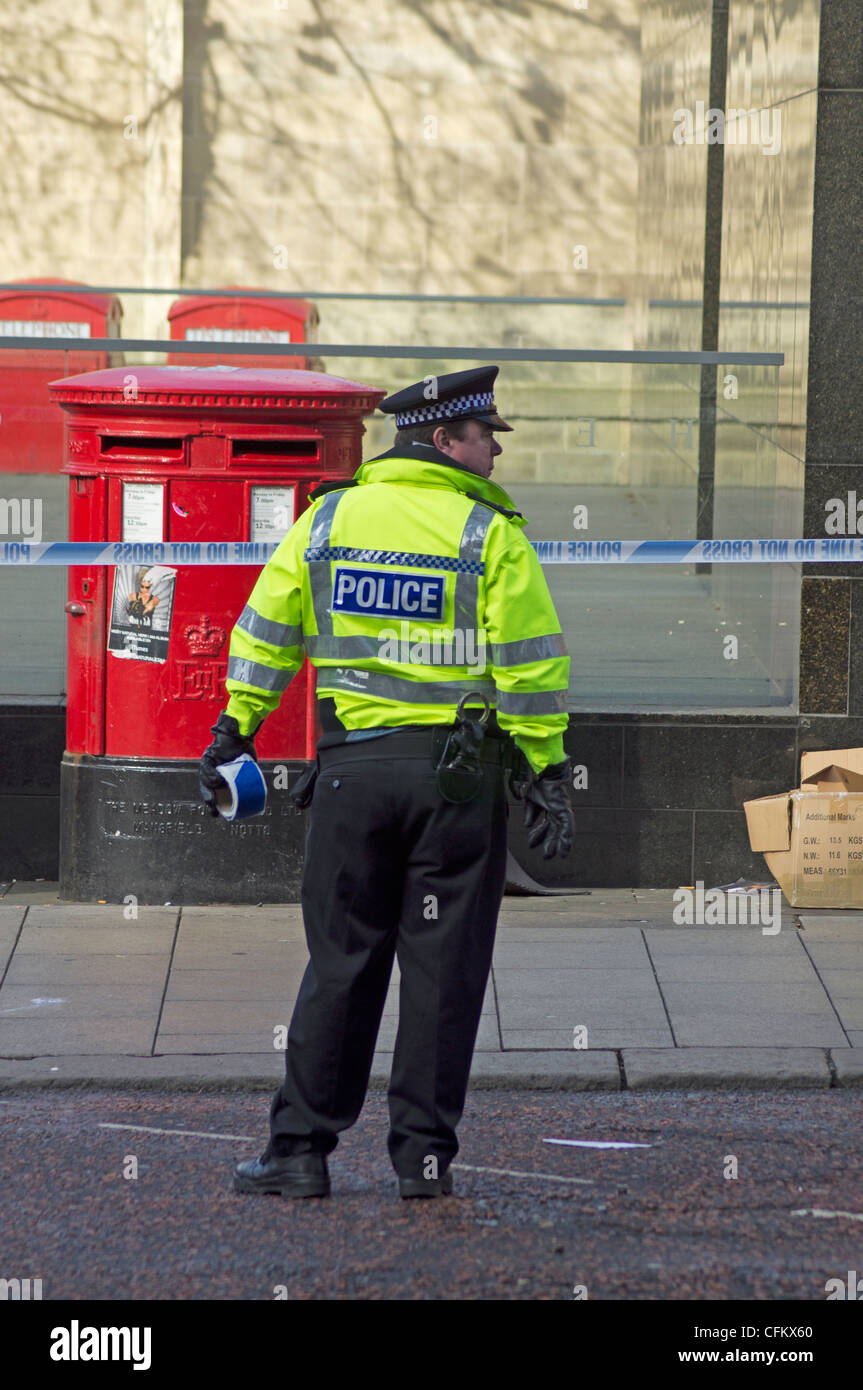 Police officer uk hi-res stock photography and images - Alamy