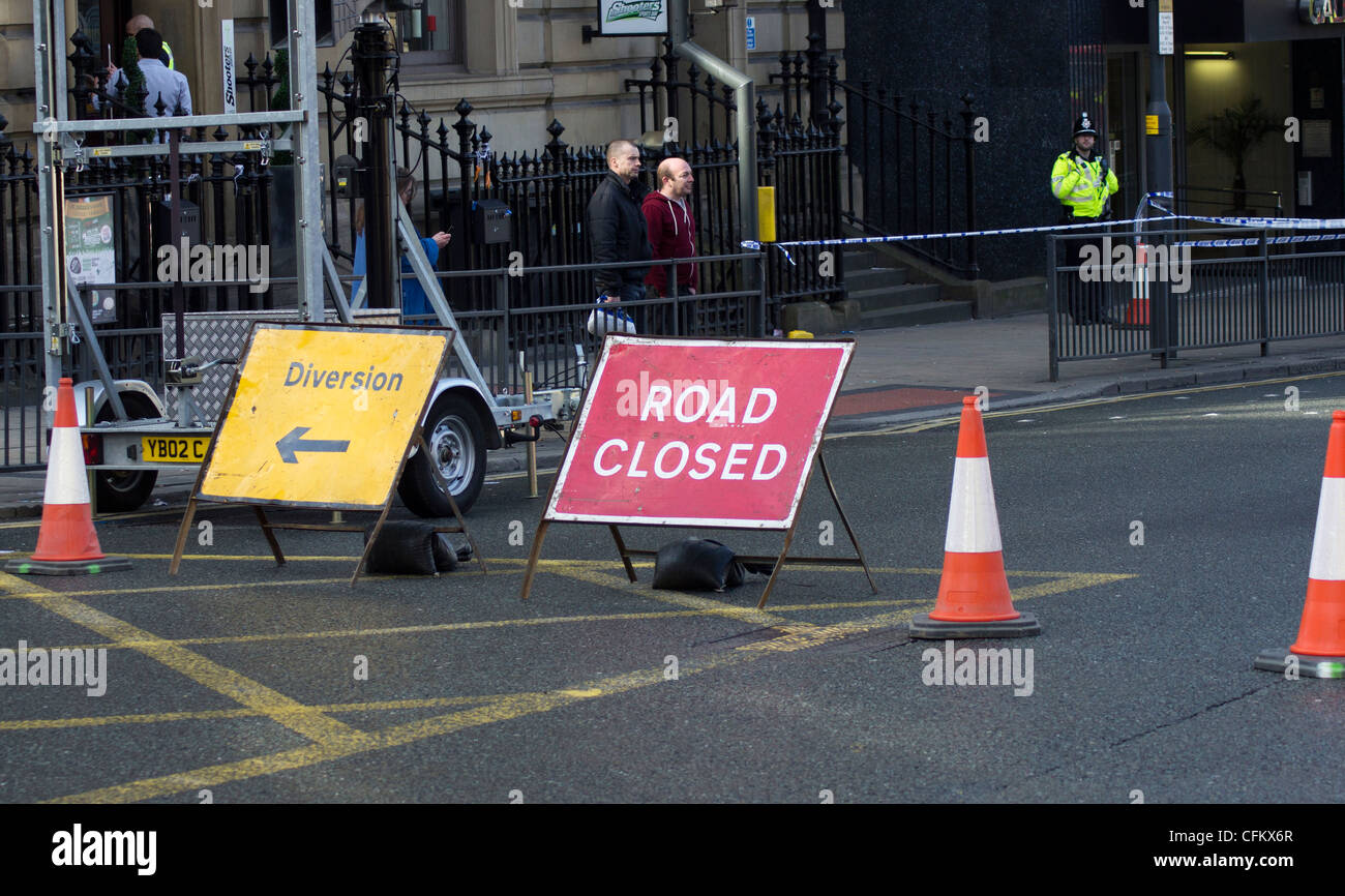 Road closure warning hi-res stock photography and images - Alamy