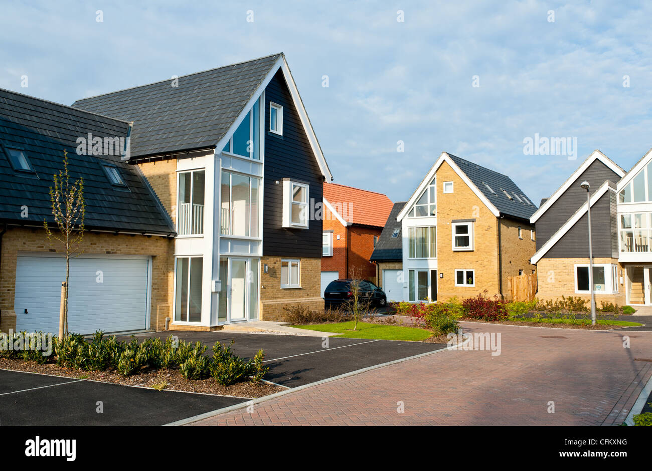 Newly built houses hi-res stock photography and images - Alamy