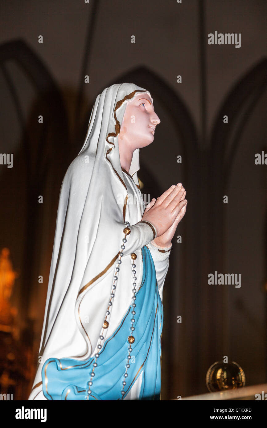 Roman Catholic Nun Praying High Resolution Stock Photography and Images ...