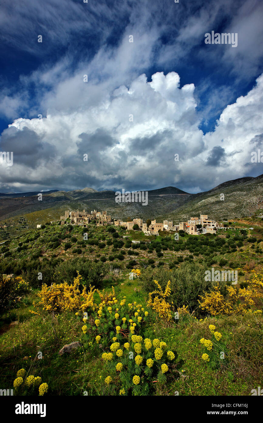 Mani region, Peloponnese, Greece. Maniat "towerhouses" in Vatheia ...