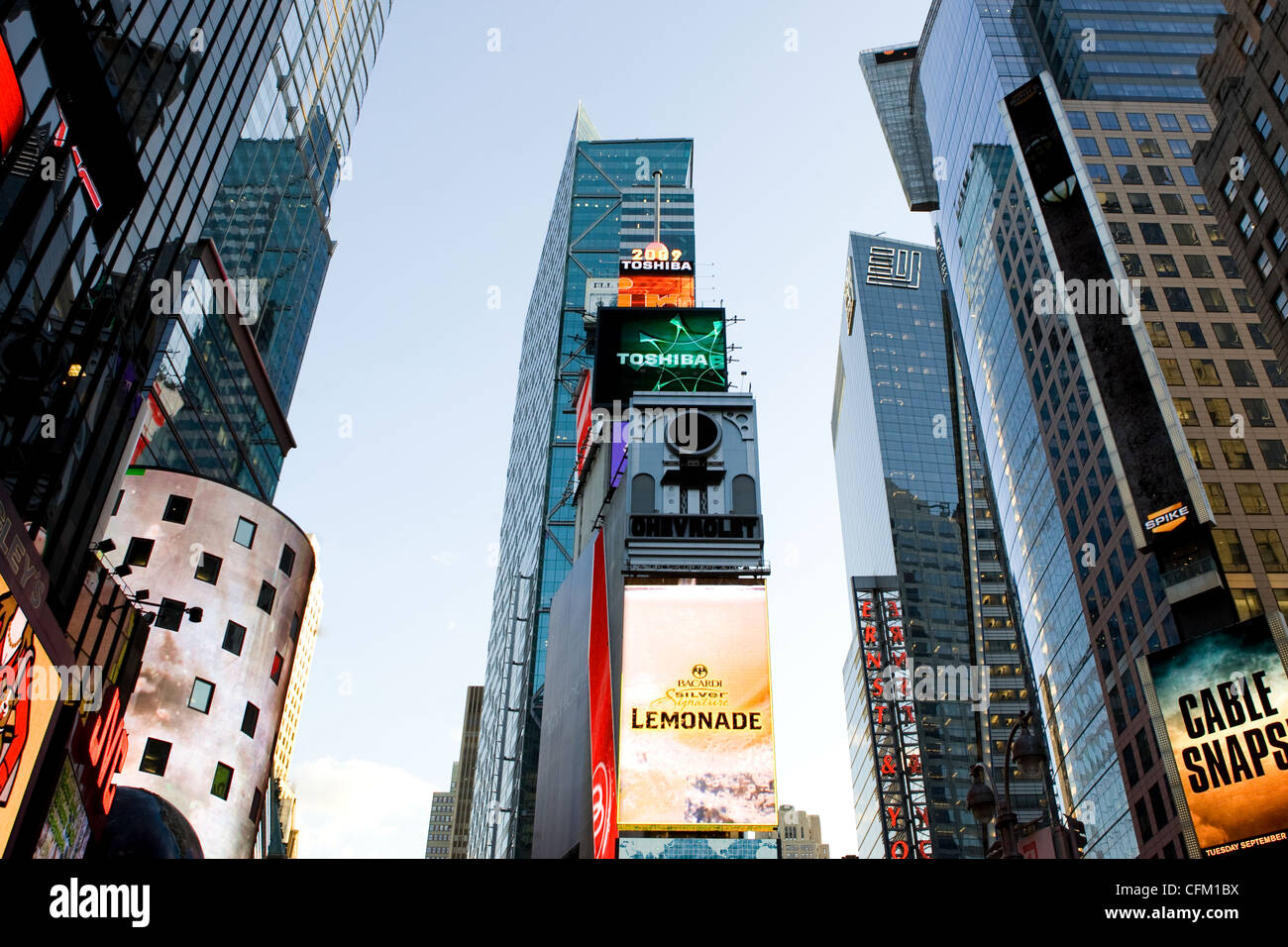 The tall buildings and adverts in Time Square Stock Photo - Alamy