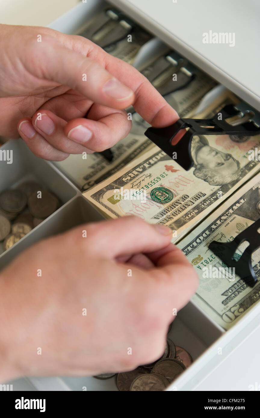 Man cash register hi-res stock photography and images - Alamy