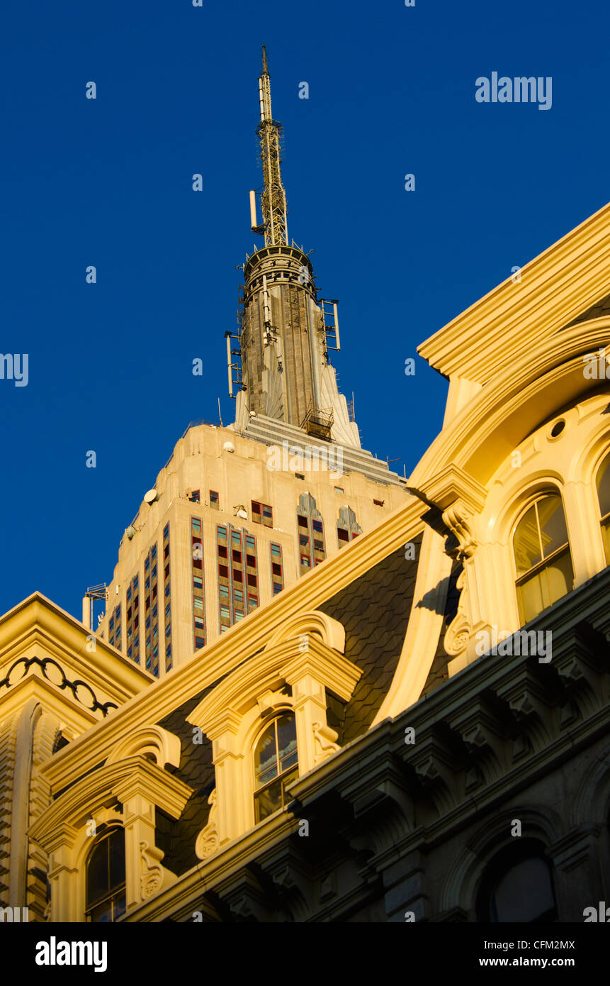 Empire state building low angle hi-res stock photography and images - Alamy