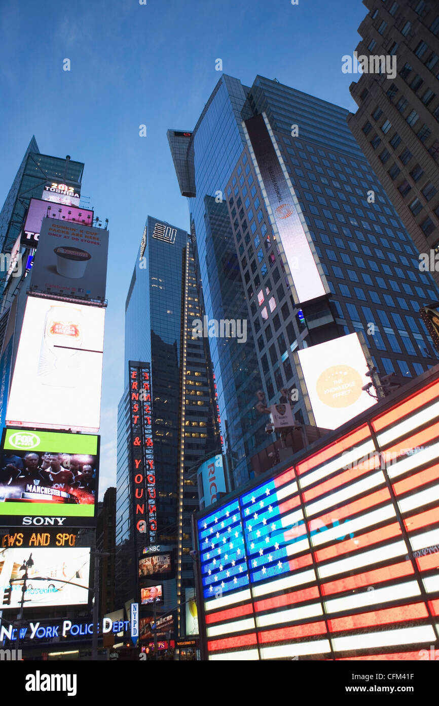 Sign times square hi-res stock photography and images - Alamy