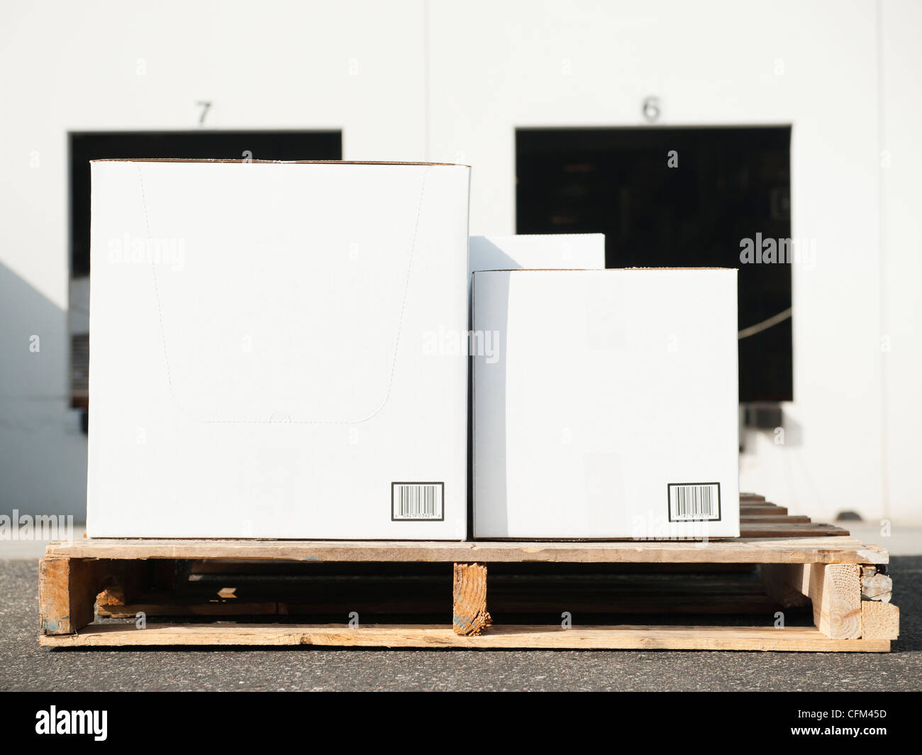 Pallet load hi-res stock photography and images - Alamy