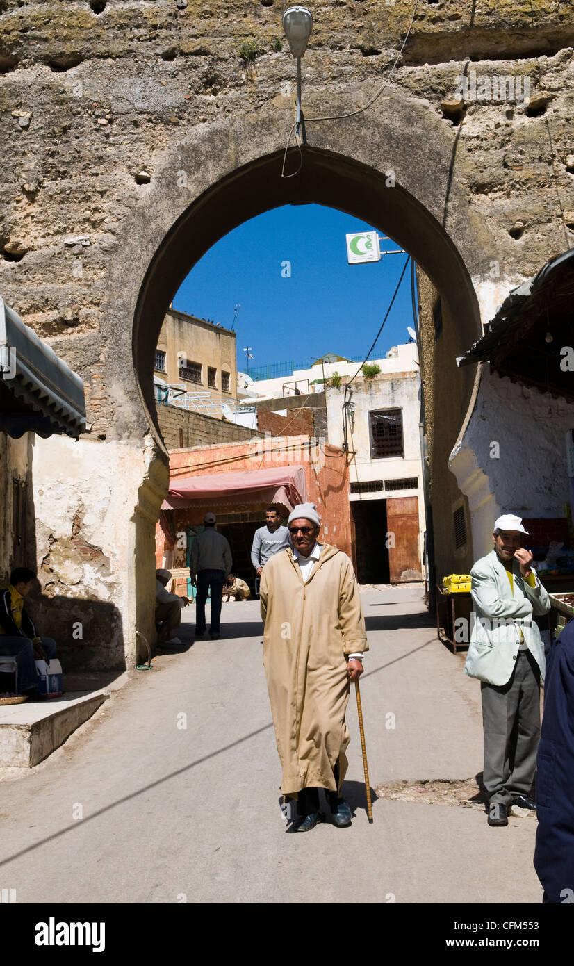 A gate to the colorful old city of Fes Stock Photo - Alamy