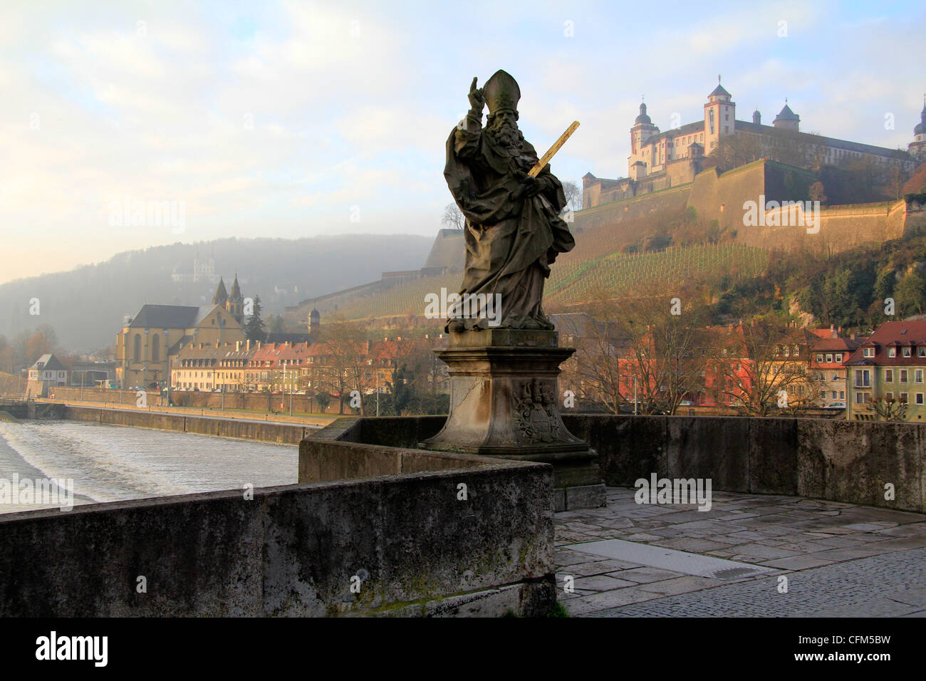 Old Main Bridge over River Main and Fortress Marienberg behind ...