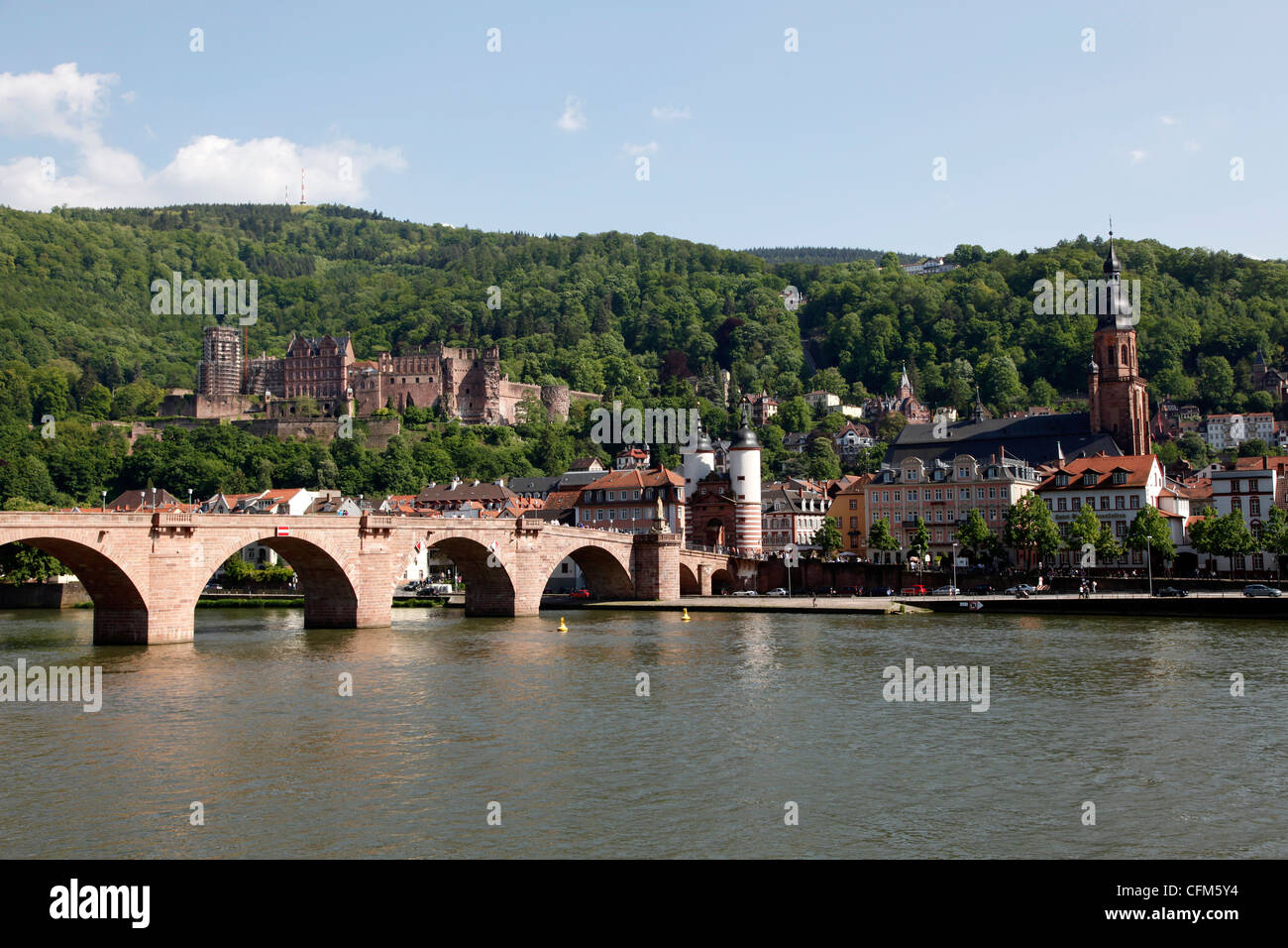 Old bridge over the River Neckar, Old Town and castle, Heidelberg ...