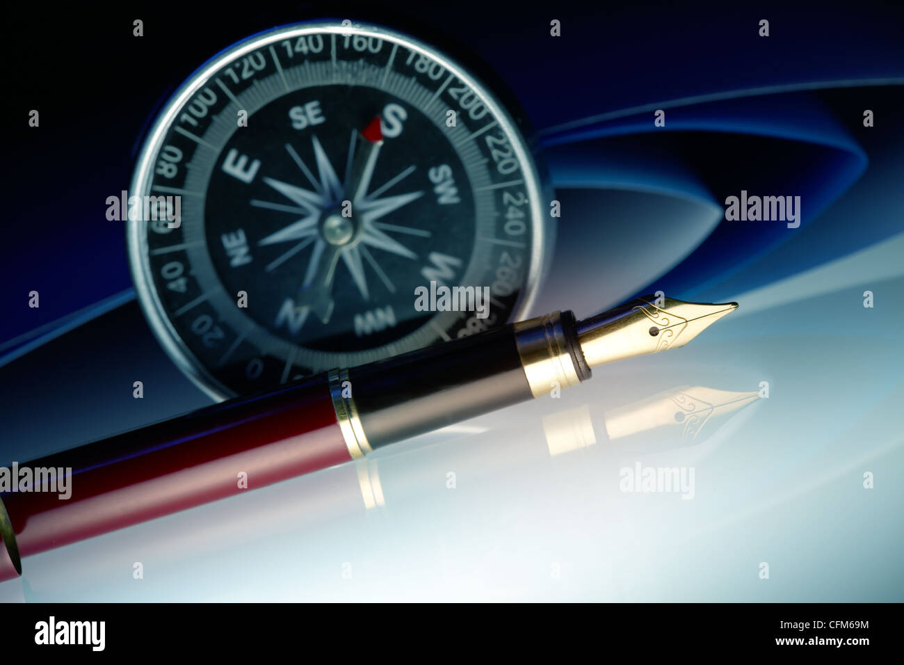 Gold color compass hi-res stock photography and images - Alamy