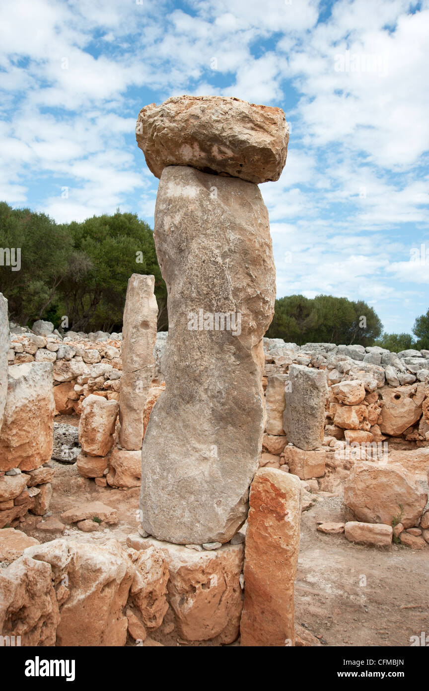 Prehistoric structures hi-res stock photography and images - Alamy