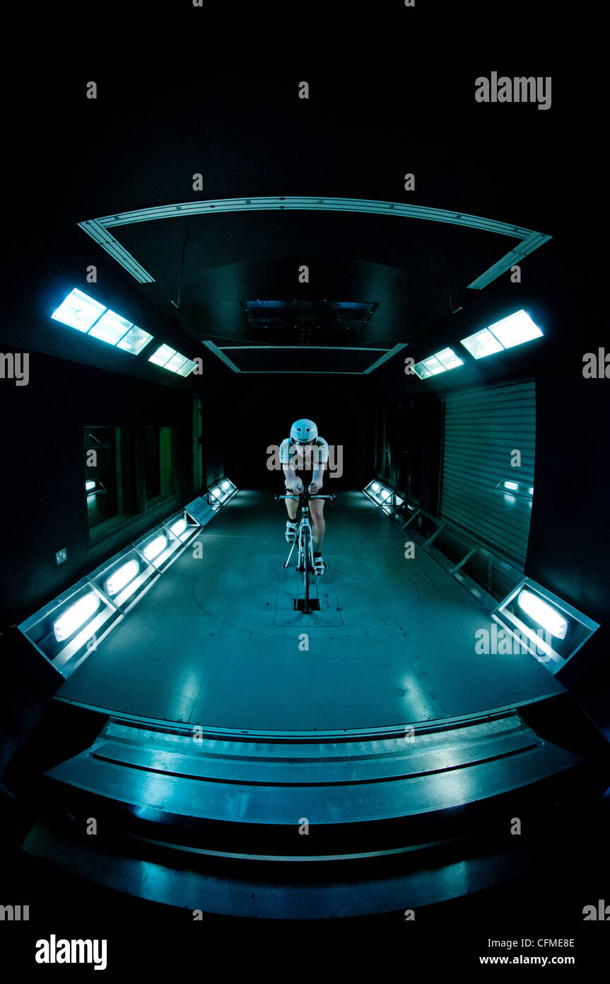 Slipstream aerodynamics hi-res stock photography and images - Alamy