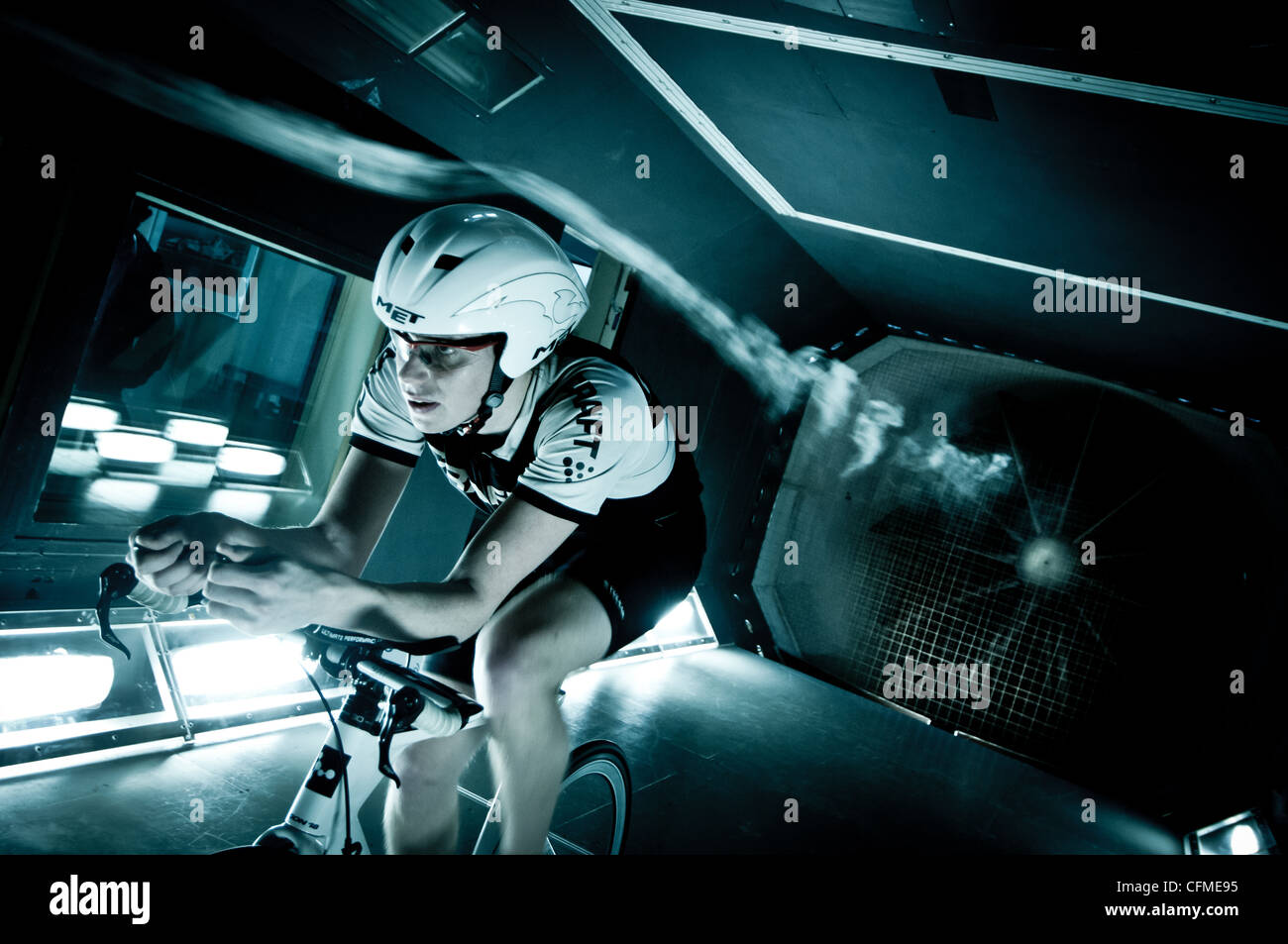 Slipstream aerodynamics hi-res stock photography and images - Alamy