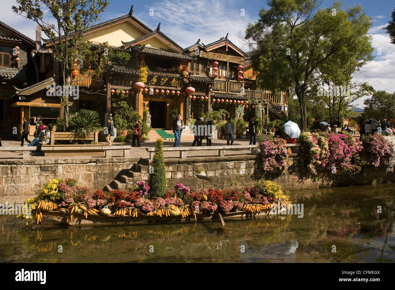 Old Town and river, Lijiang, UNESCO World Heritage Site, Yunnan, China ...