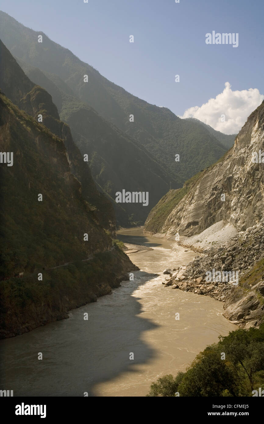 Tiger Leaping Gorge and Yangtze River, Yunnan, China, Asia Stock Photo ...