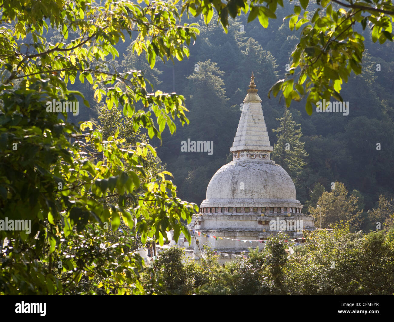 Chendebji Chorten between Wangdue Phodrang and Trongsa, Bhutan, Asia ...