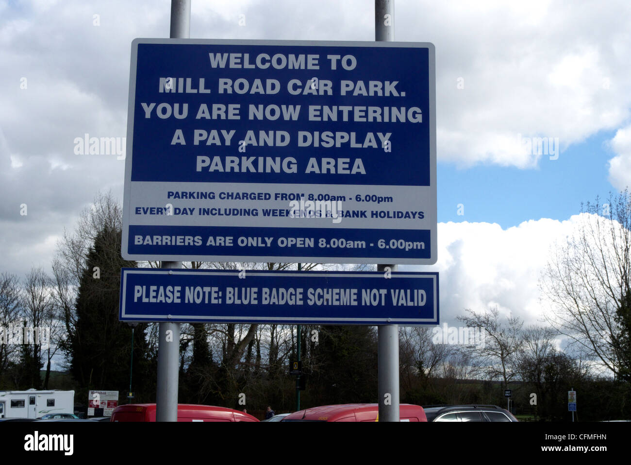 united kingdom west sussex arundel blue car park sign Stock Photo - Alamy