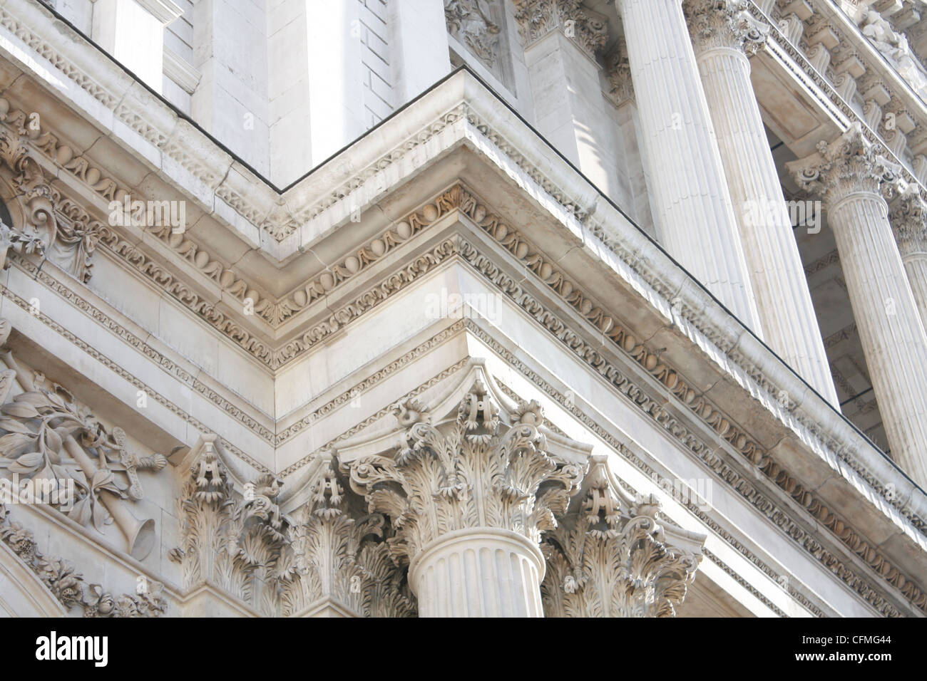 Church pillar pillars hi-res stock photography and images - Alamy