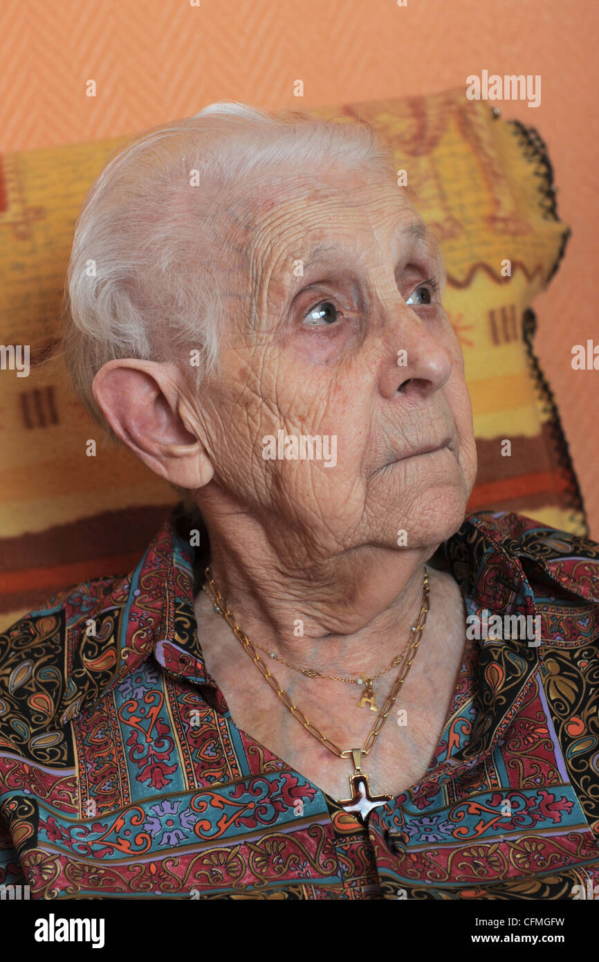 portrait of a senior woman in a retirement facility Stock Photo - Alamy