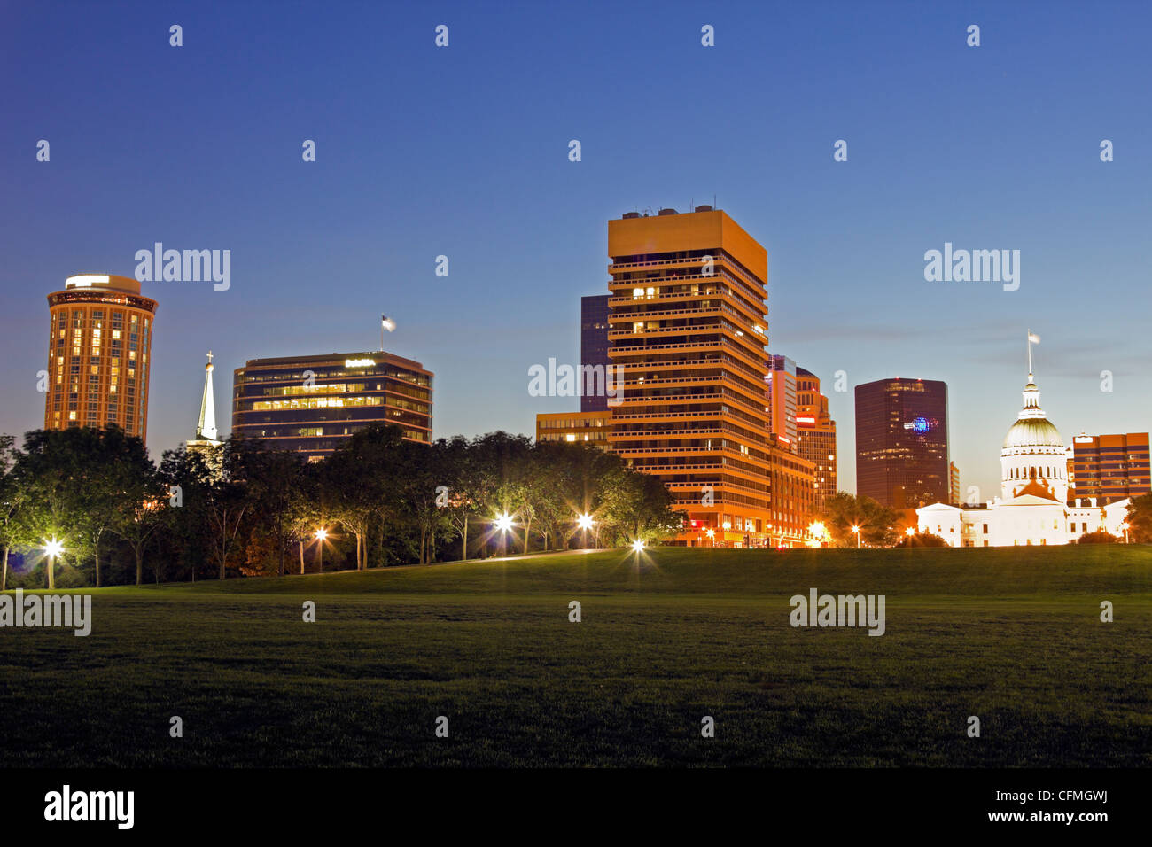 St louis cityscape hi-res stock photography and images - Alamy