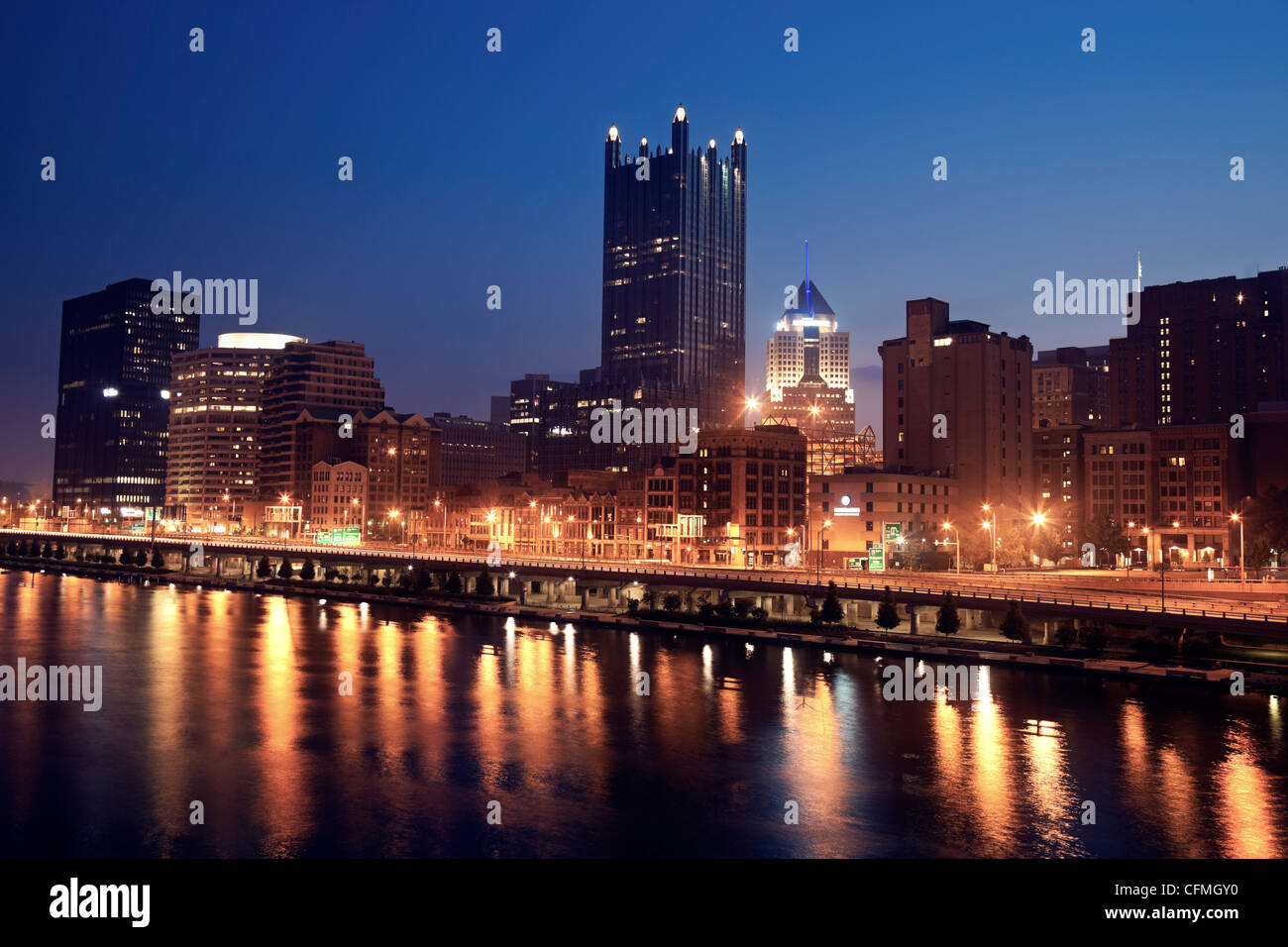 Night pittsburgh downtown hi-res stock photography and images - Alamy