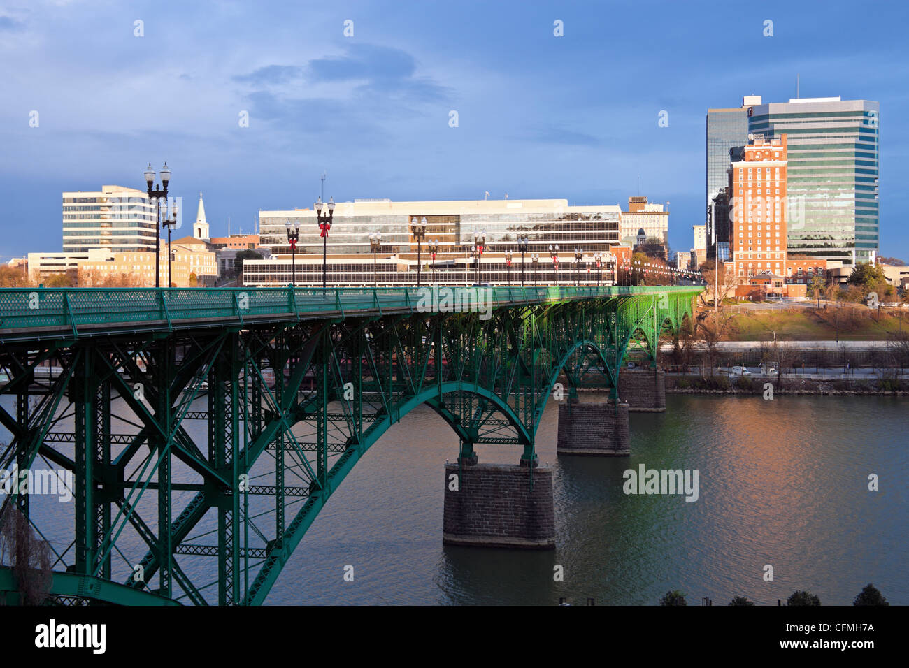 USA, Tennessee, Knoxville, Skyline with bridge Stock Photo - Alamy