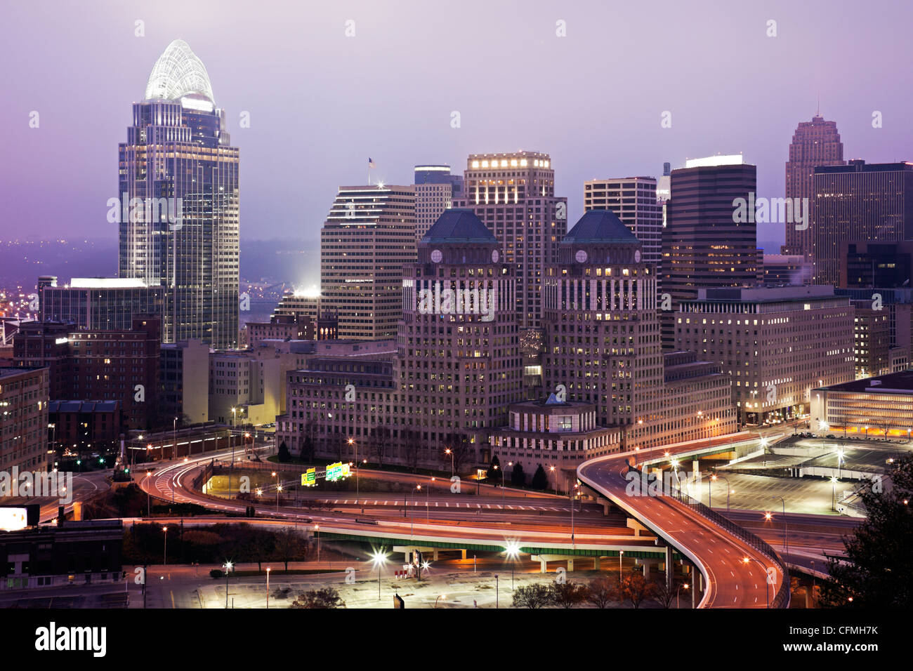 Cincinnati skyline hi-res stock photography and images - Alamy