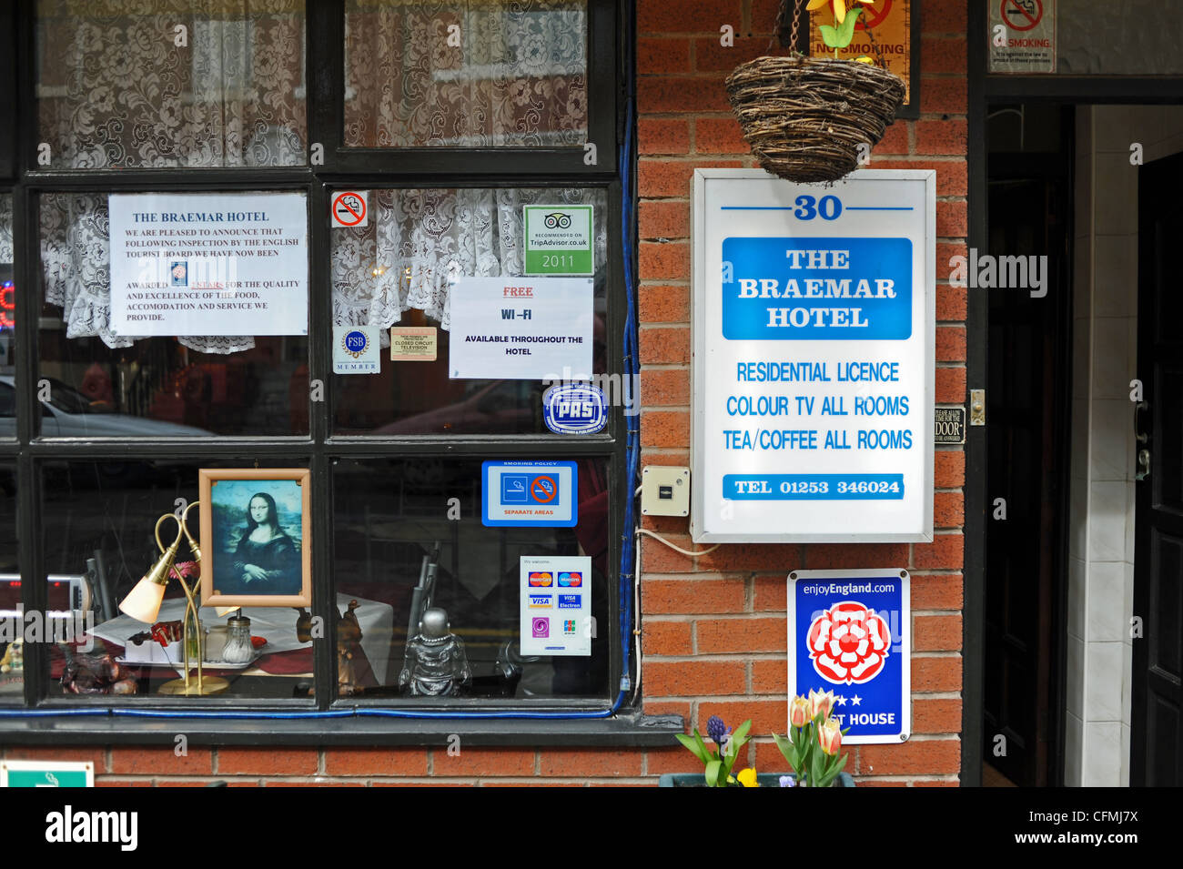 Bed and breakfast signs hi-res stock photography and images - Alamy