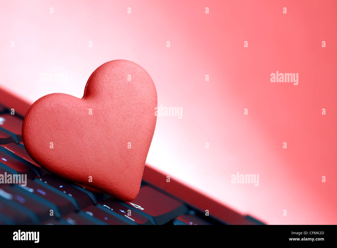 Internet romance hi-res stock photography and images - Alamy