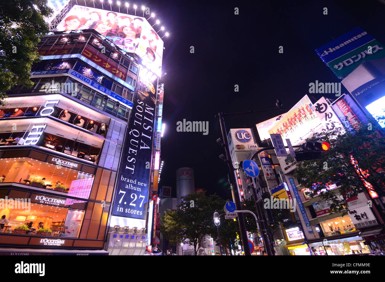 Facades of japanese buildings in tokyo hi-res stock photography and ...