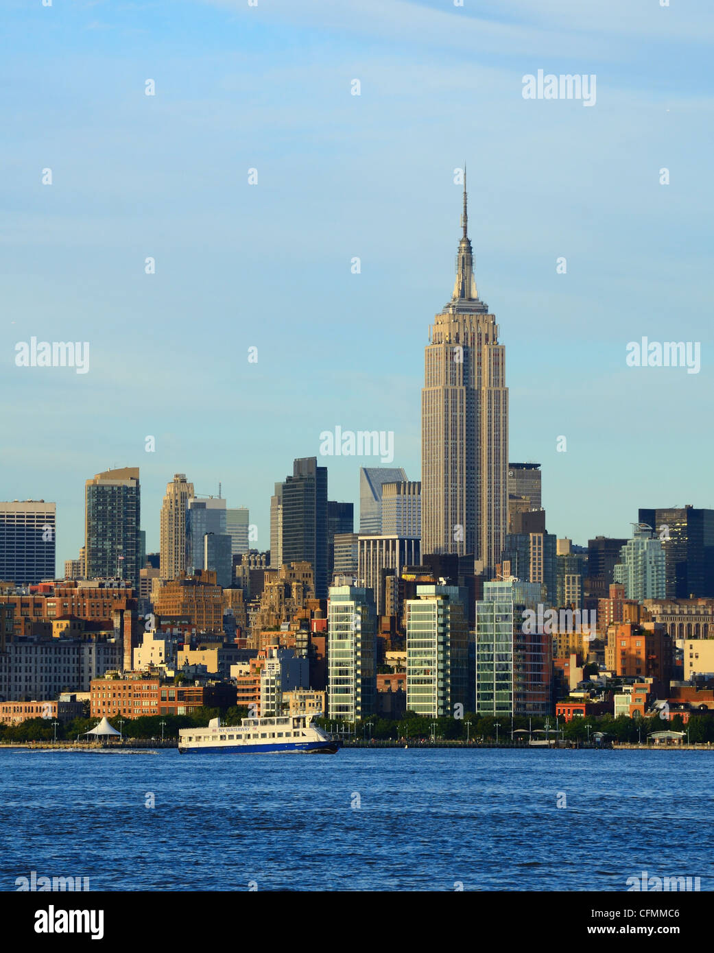 Landmark architecture in midtown Manhattan Stock Photo - Alamy