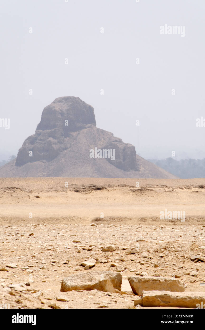 Black pyramid hi-res stock photography and images - Alamy