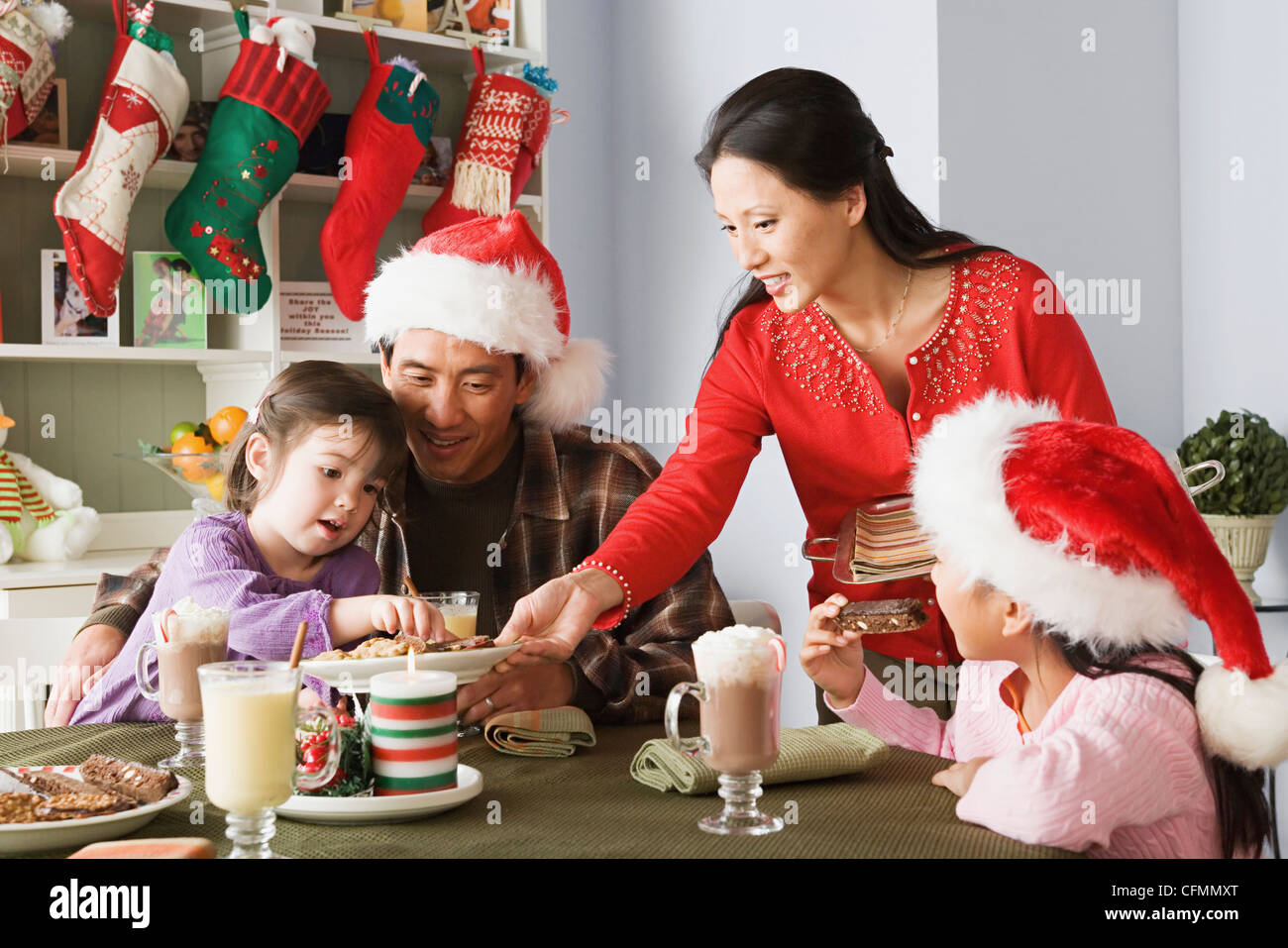 California family multi generation hi-res stock photography and images ...