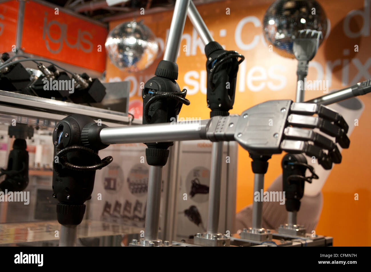 Articulated robots hi-res stock photography and images - Alamy
