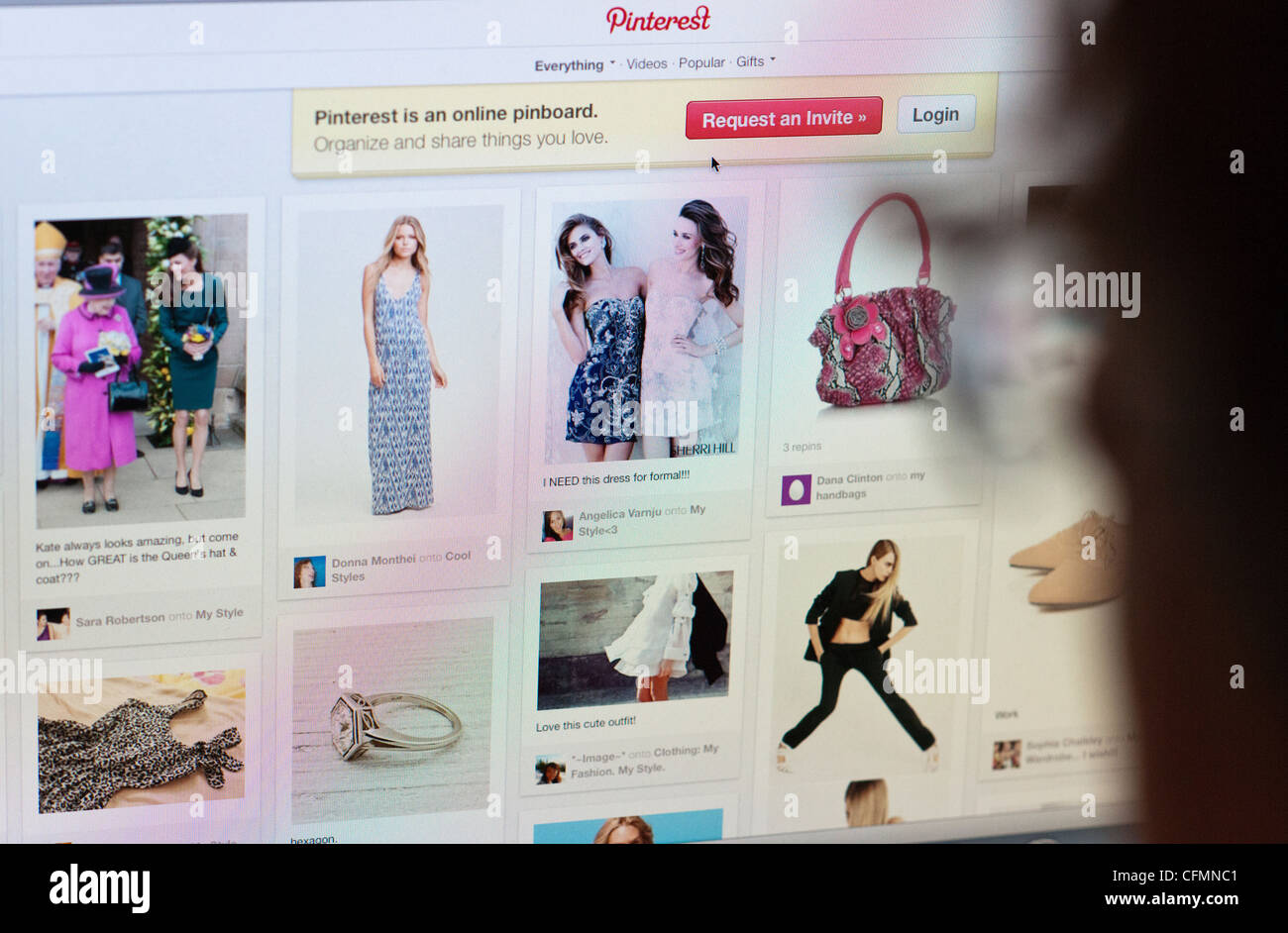 A shopper looks hi-res stock photography and images - Alamy