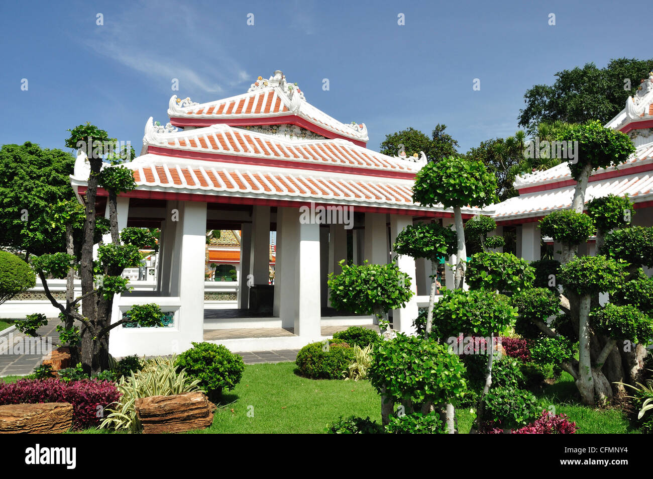 Roof wat arun in hi-res stock photography and images - Alamy