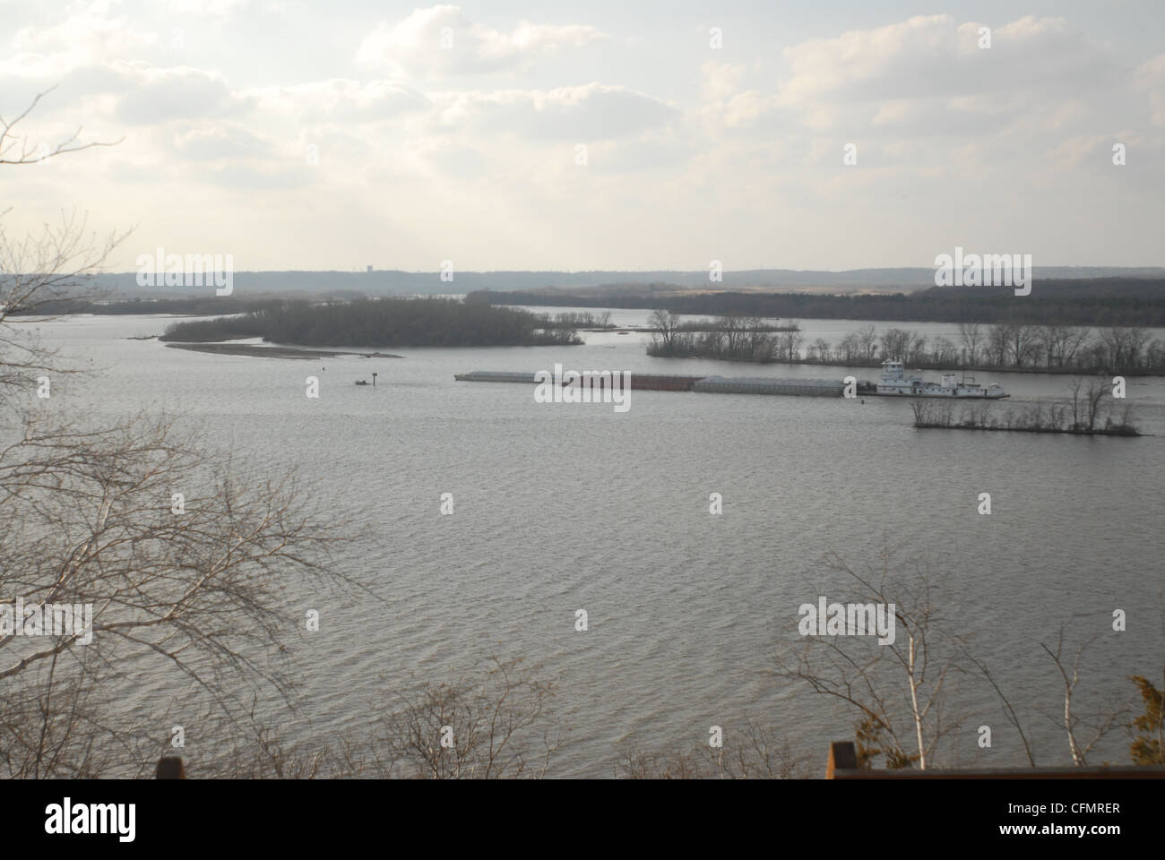 The Motor Vessel Deana Ann moves through the Mississippi River Pool 2 ...