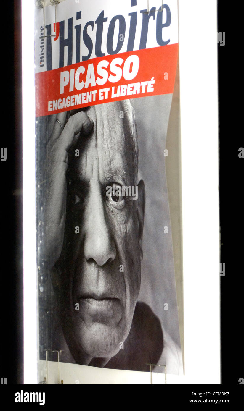 Picasso and paper hi-res stock photography and images - Alamy