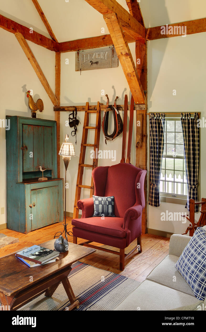 Sitting room in a Primitive Colonial style reproduction home Stock ...