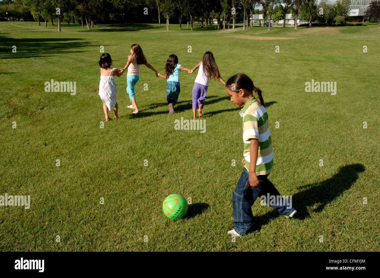 Aboriginal children playing hi-res stock photography and images - Alamy