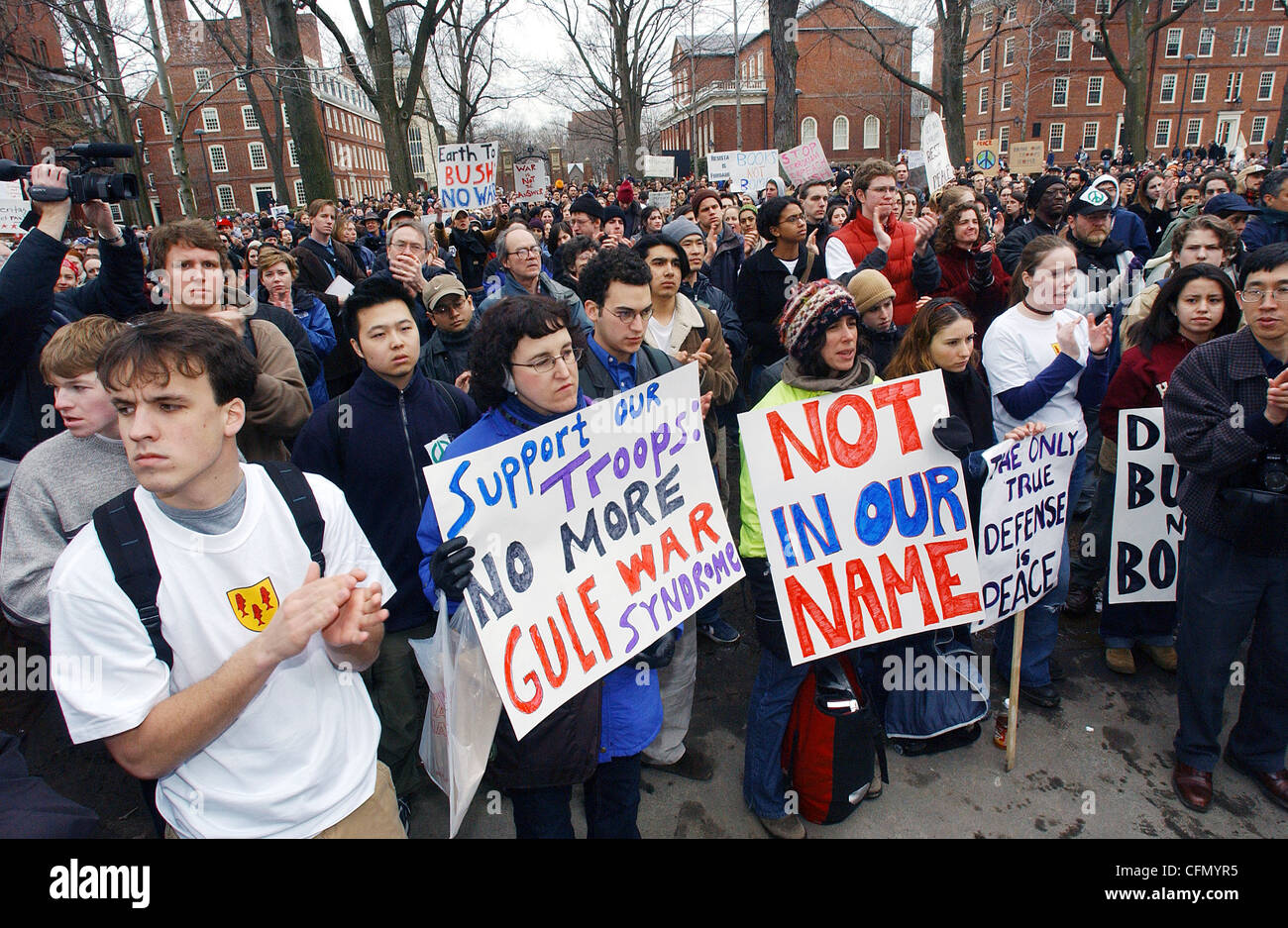 Harvard students protest hi-res stock photography and images - Alamy