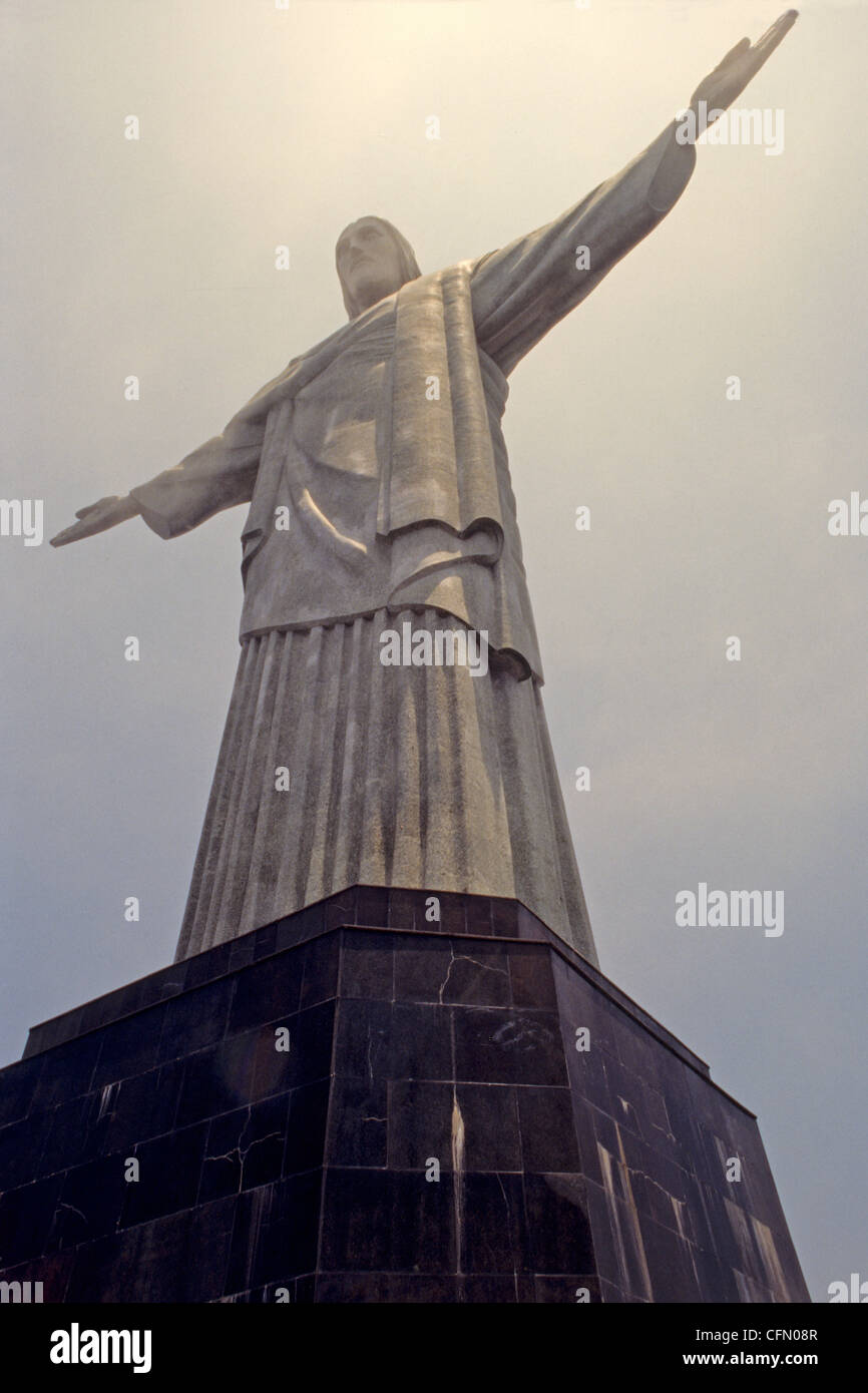 Christ the Redeemer statue of Jesus Christ rises above Rio de Janeiro ...