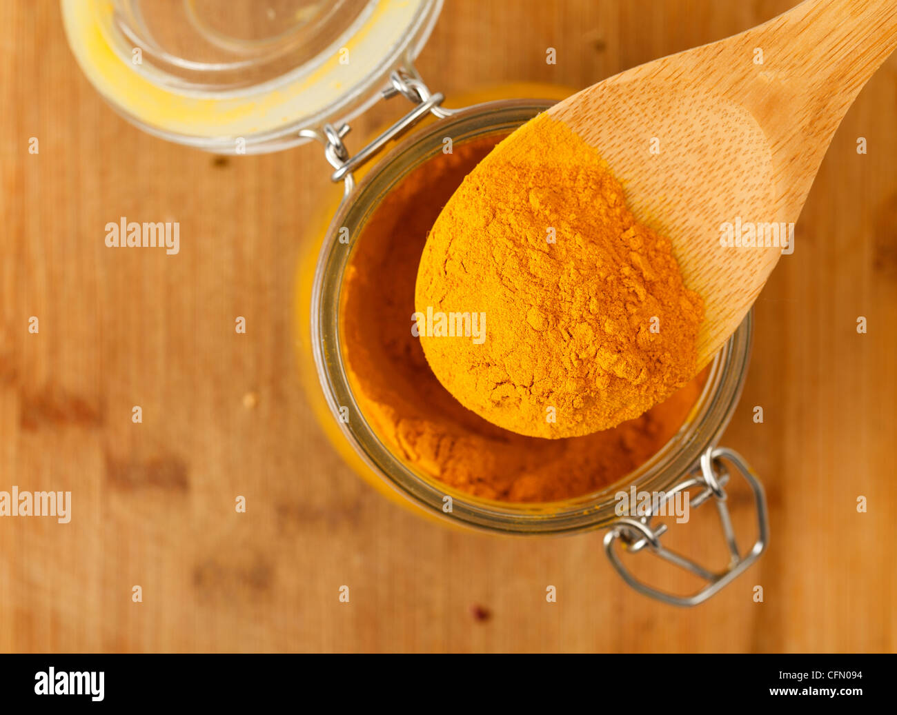 Saffron spoon hi-res stock photography and images - Alamy