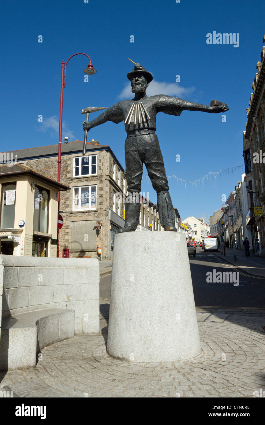 Mining memorial sculpture cornish hi-res stock photography and images ...