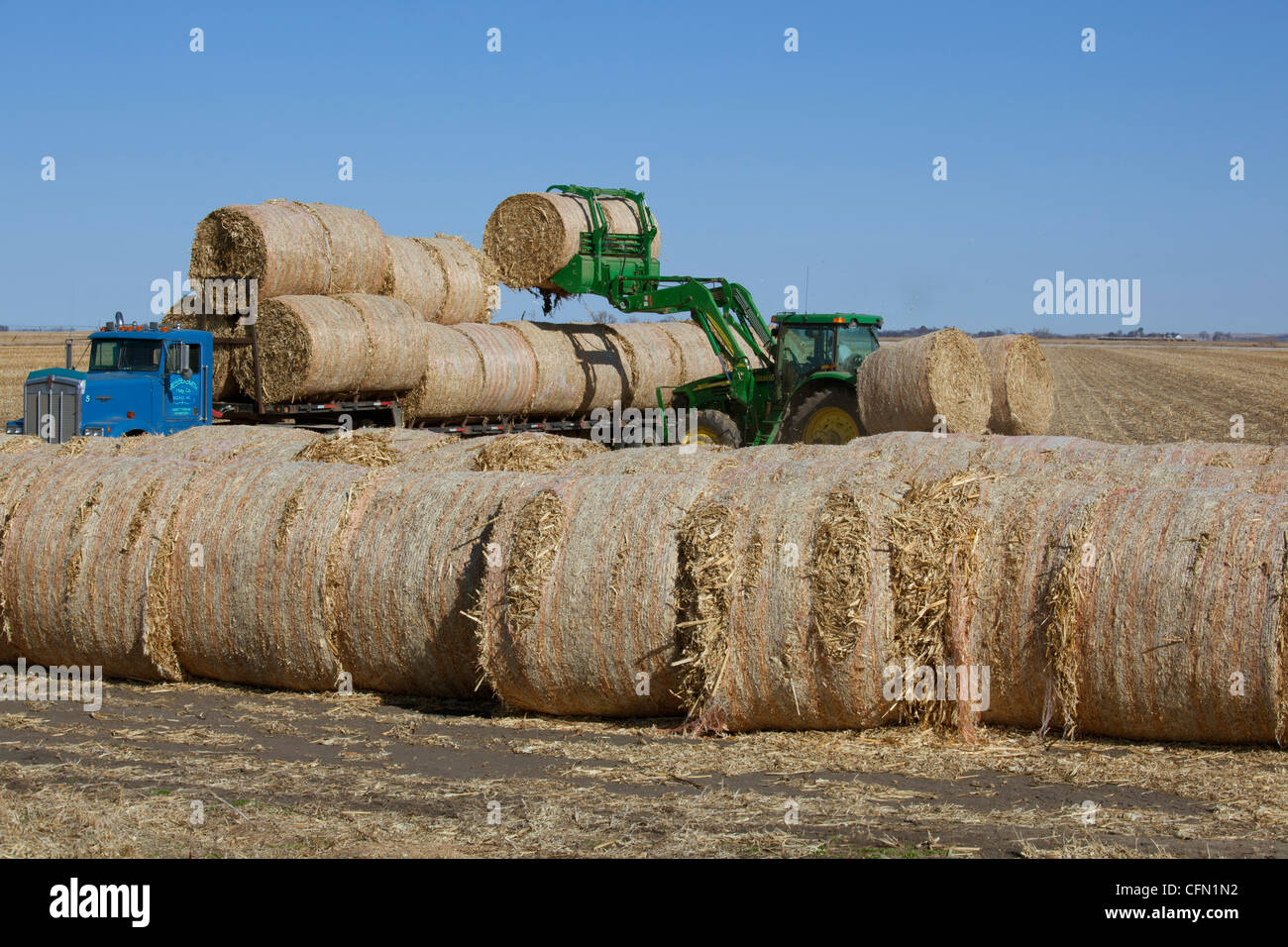 Hay bale truck transport hi-res stock photography and images - Alamy
