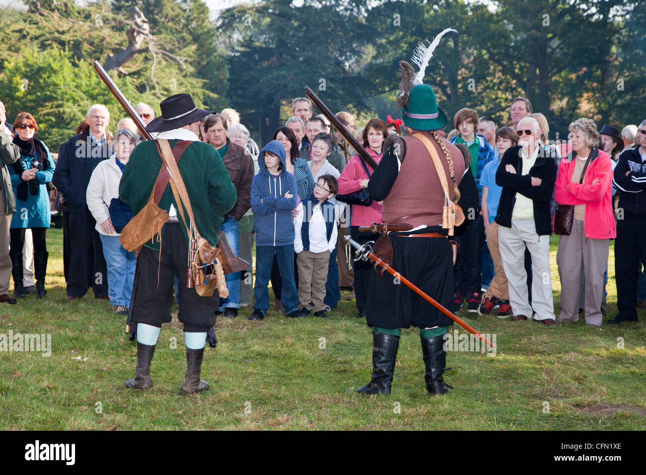 17th century musketeers hi-res stock photography and images - Alamy