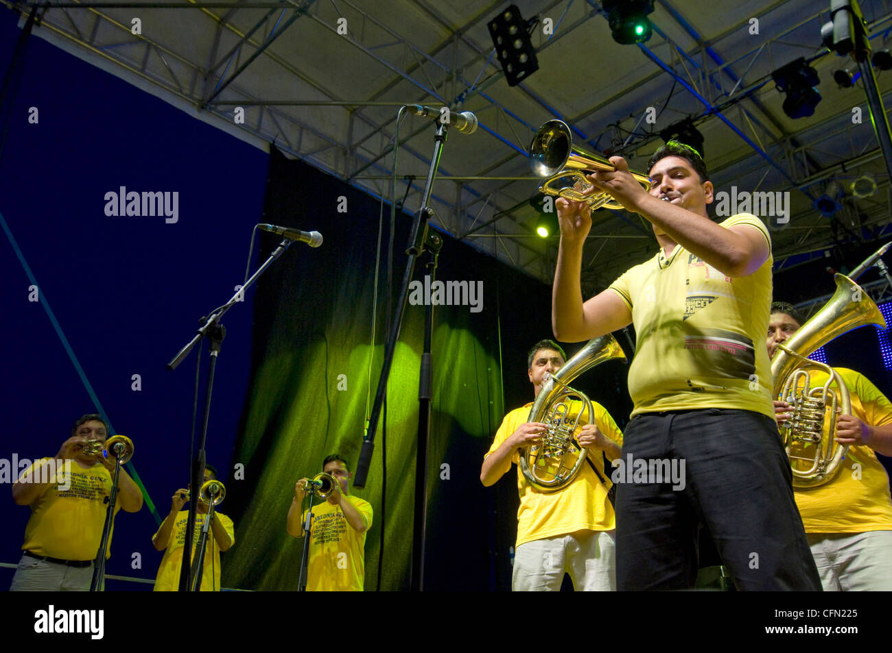 Gypsy orchestra hi-res stock photography and images - Alamy