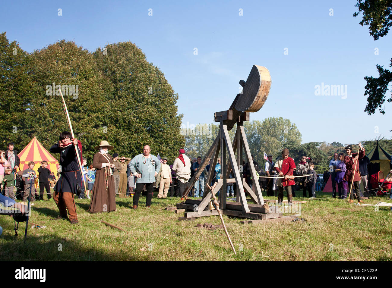 Trebuchet demonstration at Mannington Hall living history event Stock ...