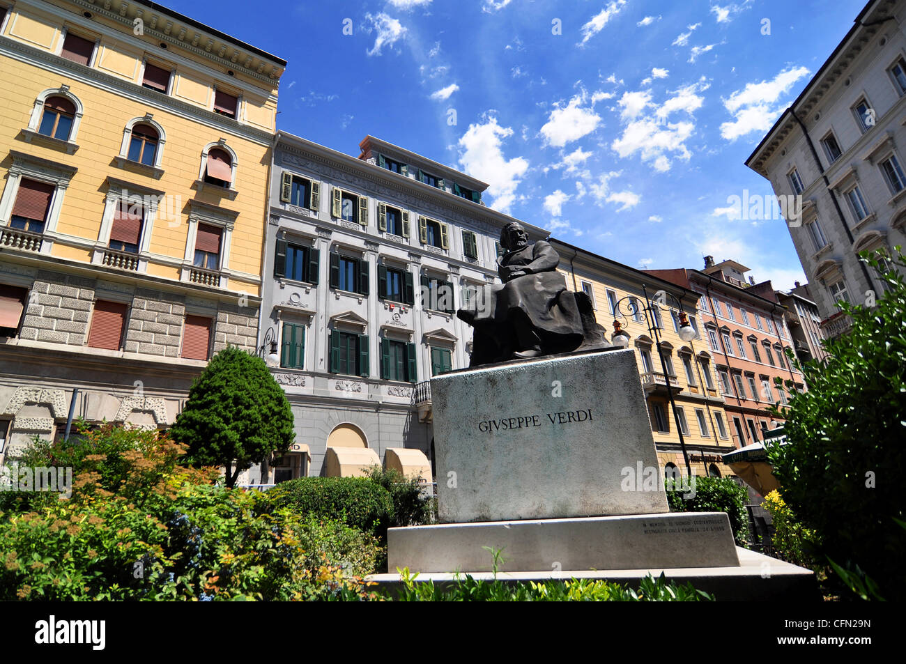 Verdi statue hi-res stock photography and images - Alamy
