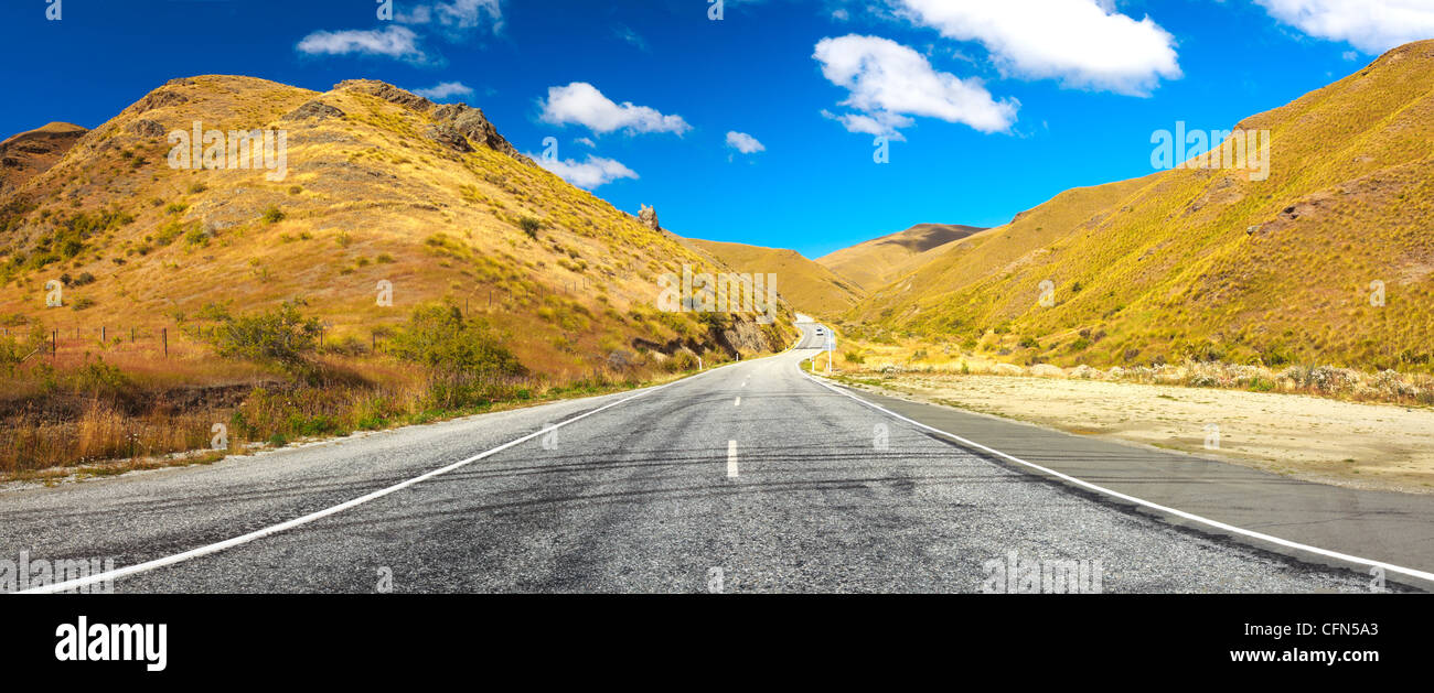 Cardrona valley road hi-res stock photography and images - Alamy